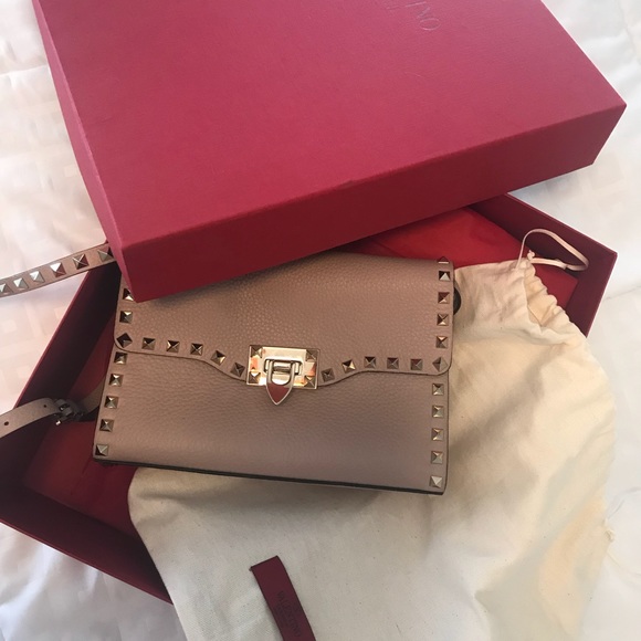 Valentino Garavani | Bags | Valentino Rockstud Small Shoulder Bag ...